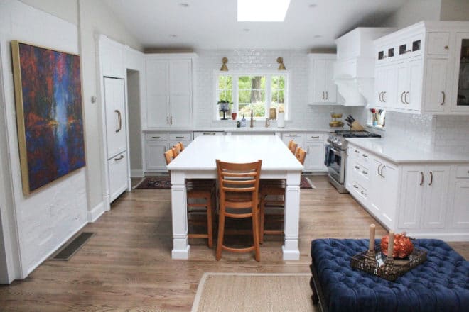 white-custom-kitchen-cabinets-MKM10 - Fairfield Custom Kitchens